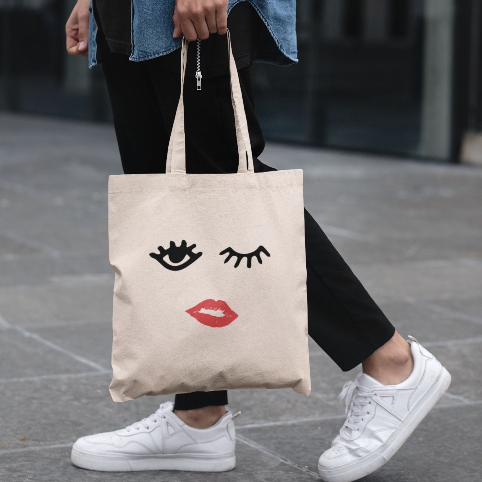 Smart printed tote bag